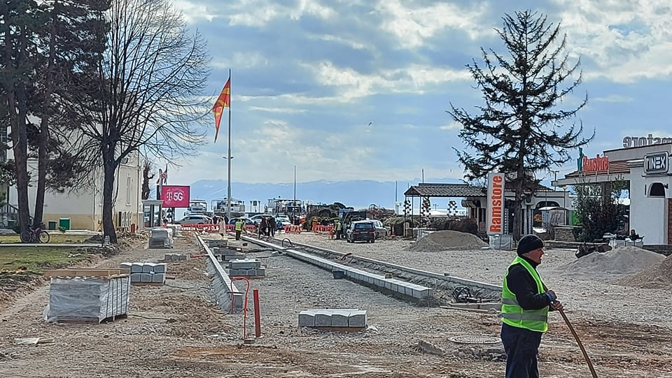 ФОТО Интензивно се работи на реконструкцијата на улицата „Македонски просветители“ Ohrid1