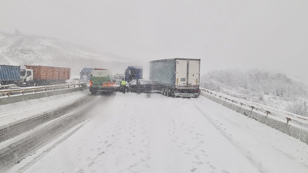 Забрана за тешки товарни возила на патните правци Струга Ќафасан и Дебар Маврово Ohrid1
