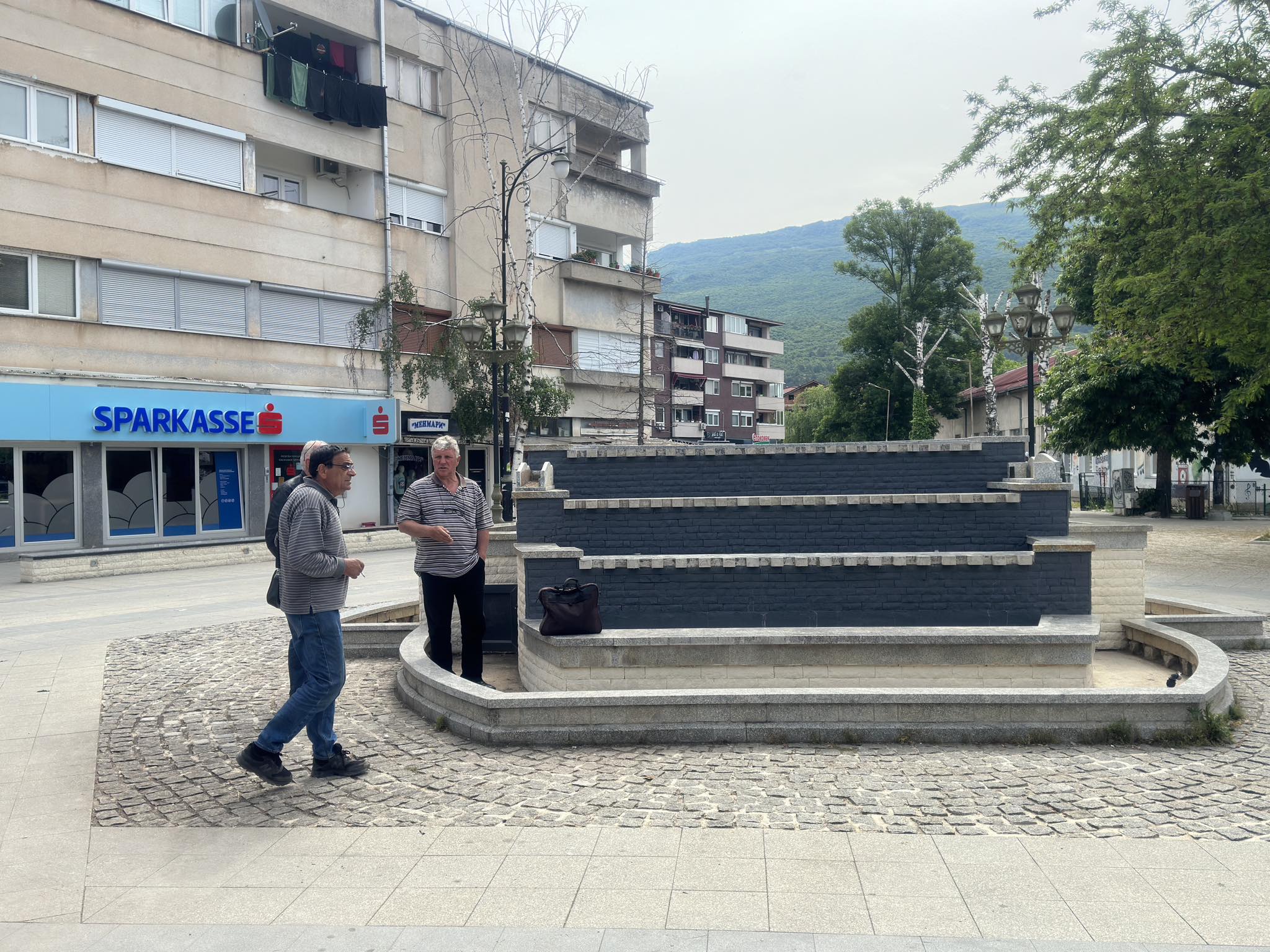 (ВИДЕО) Санирана е комплетната инфраструктура на плоштадот кај Музичкото – повторно тече вода од ...