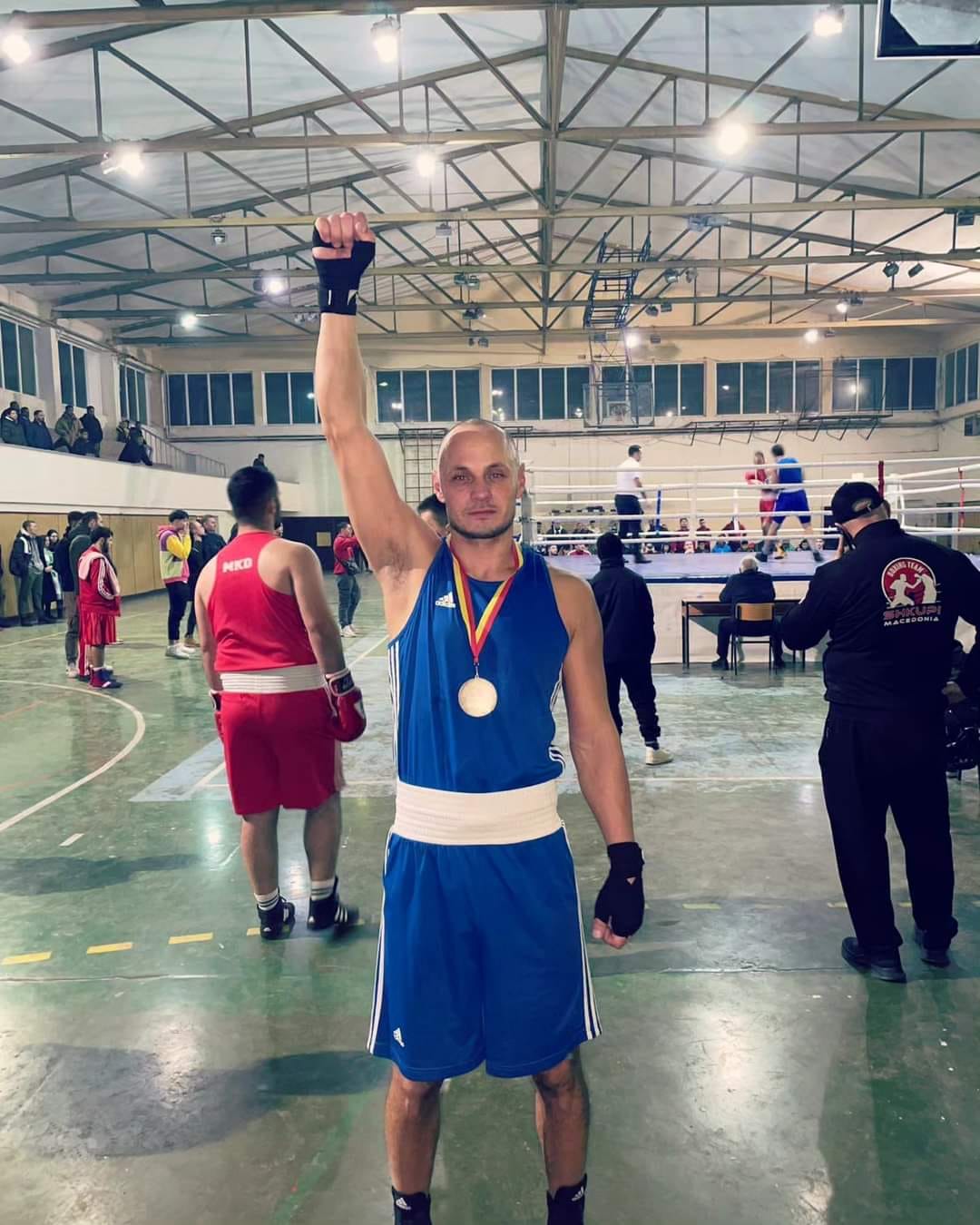 Вокалистот на THE BACKDOOR BAND Жарко Јакимоски, е новиот Државен првак ...