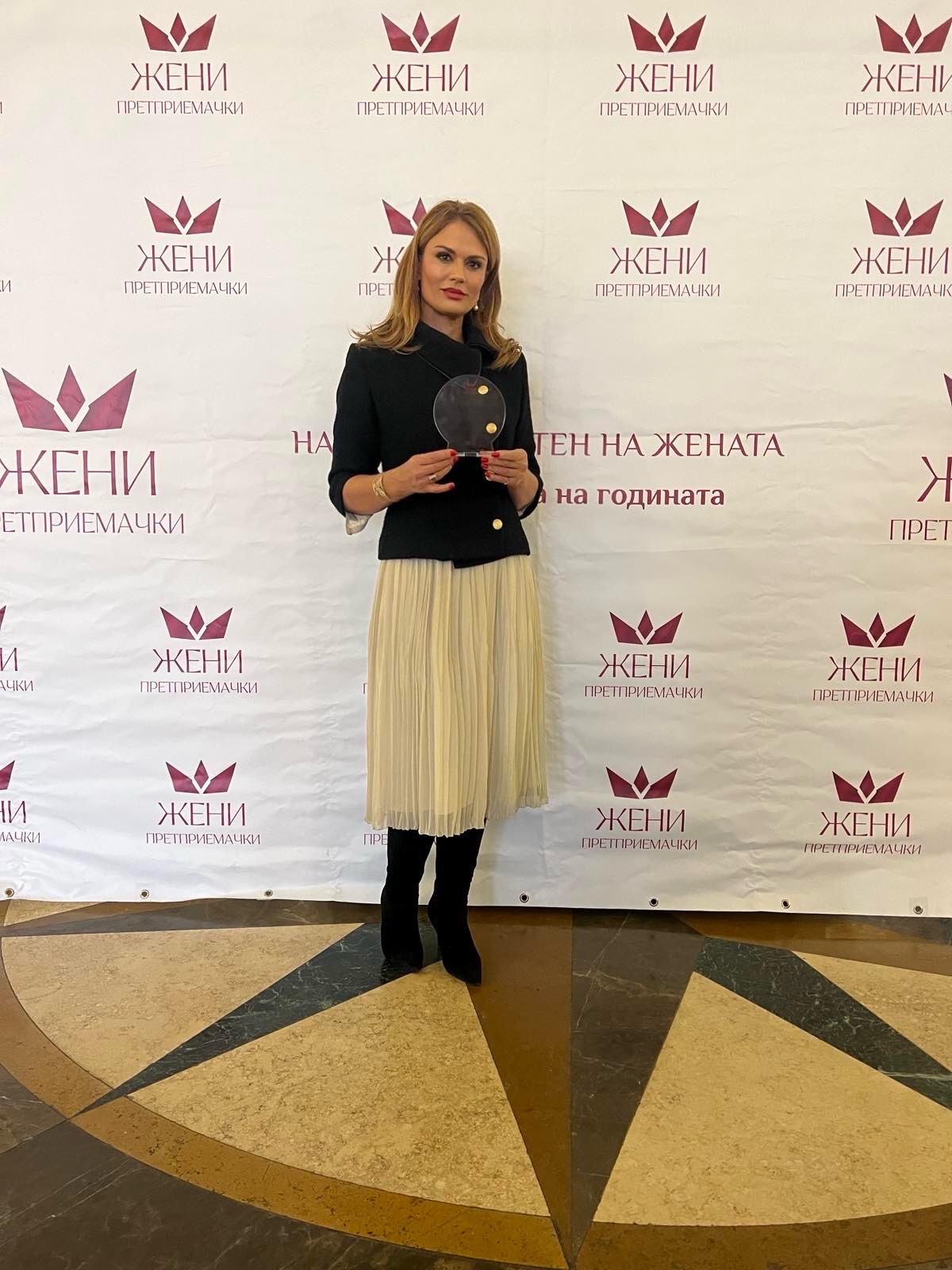 Директорката на НУ „Охридско лето“, Наташа Поповиќ, избрана за Жена на ...